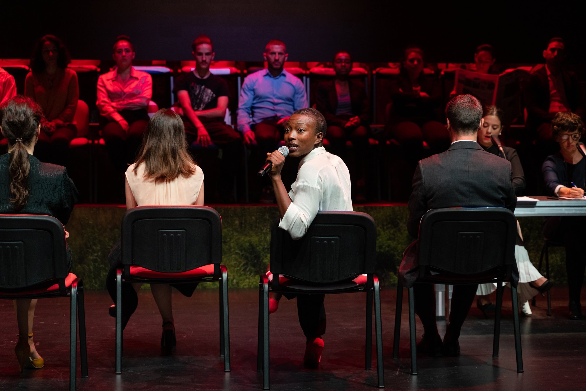 Uma assembleia em palco sobre direitos humanos | Culturgest